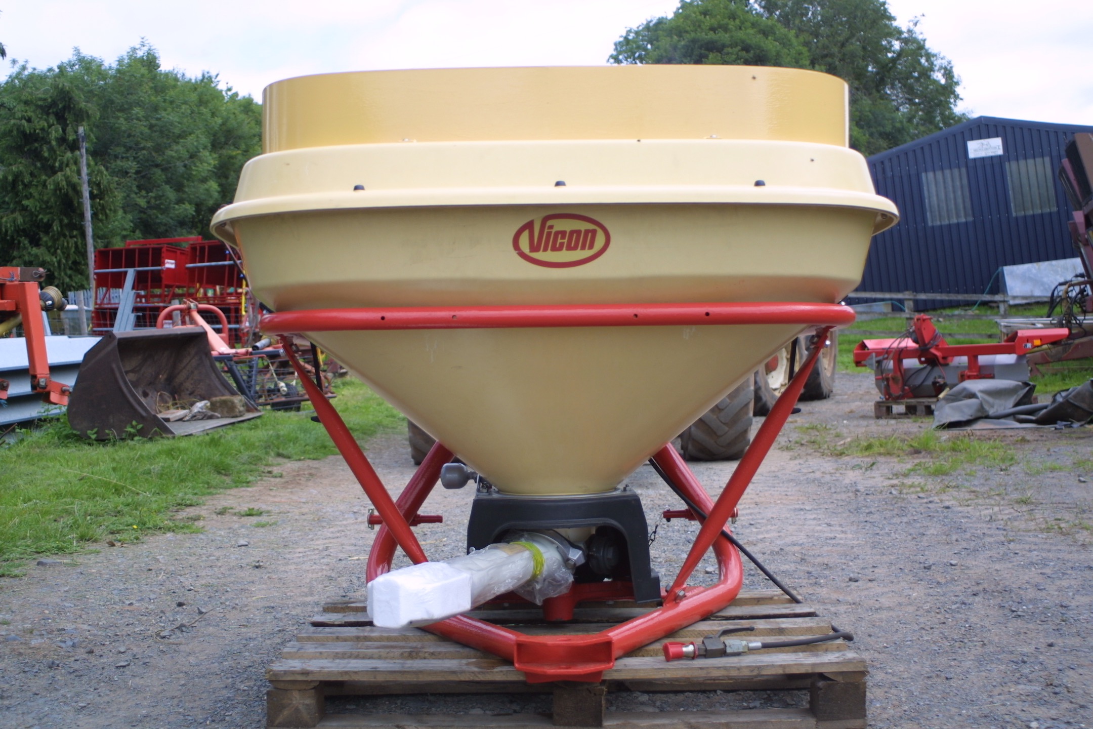 Vicon 503H Vari-Spreader Totally Refurbished.