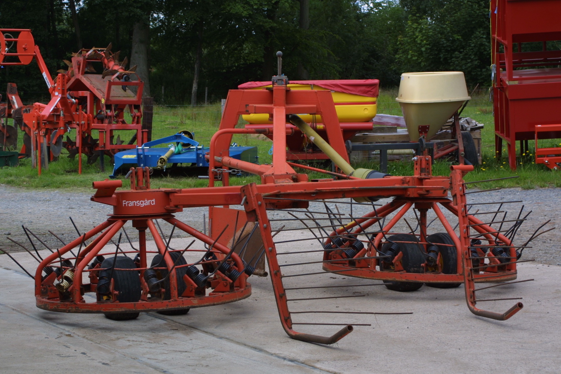 Fransgard RV-390 Rake/Tedder 3.90 Working Width Image Gallery